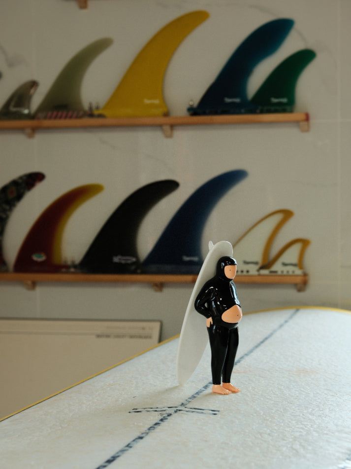 “Surfer”｜Uncle Belly Art Figure – oneness.archive